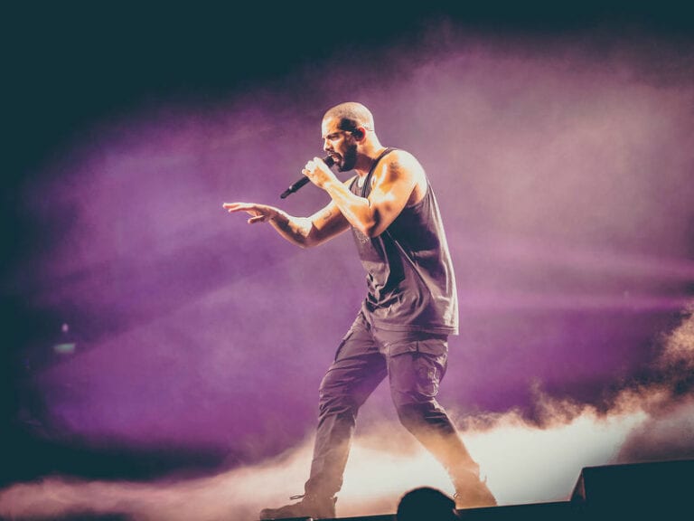 Drake op 1 in de MNM R&Beats Top100 - tellmemore.media